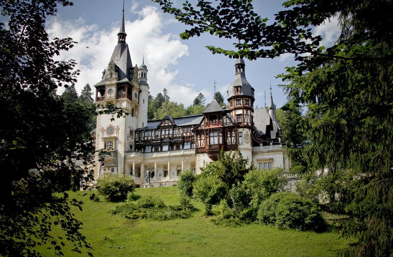 Castillo de Peles foto de archivo. Imagen de museo, bosque - 28973294