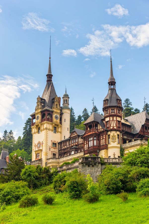 Castillo De Peles, Sinaia, Rumania Foto de archivo - Imagen de barroco ...