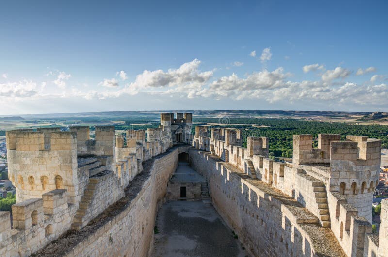 Castillo De Penafiel, Valladolid España Imagen de archivo - Imagen de ...
