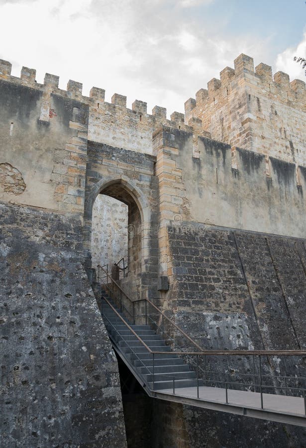 Castillo de San Jorge imagen de archivo. Imagen de viejo - 103704295