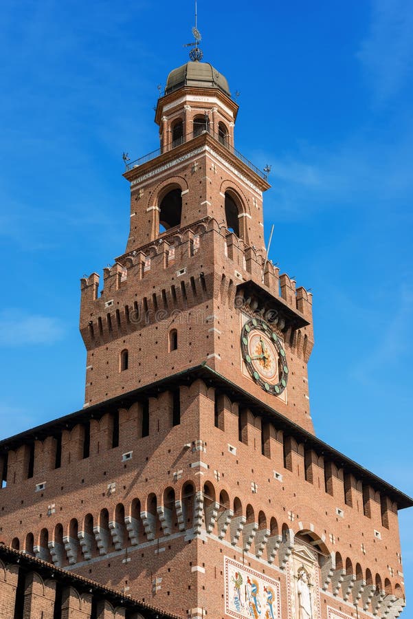 Castillo De Sforza - Milan Italy - Castello Sforzesco Imagen de archivo ...