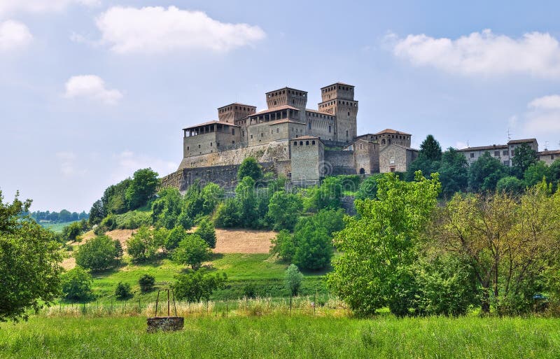 Castillo De Torrechiara. Emilia-Romagna. Italia. Foto de archivo ...
