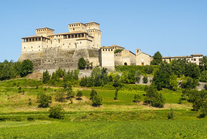 Castillo De Torrechiara. Emilia-Romagna. Italia. Imagen de archivo ...