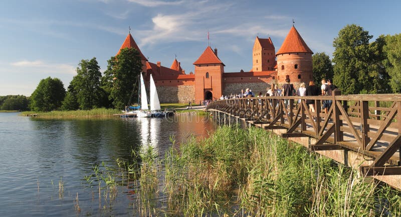 Castillo de Trakai imagen de archivo editorial. Imagen de recorrido ...