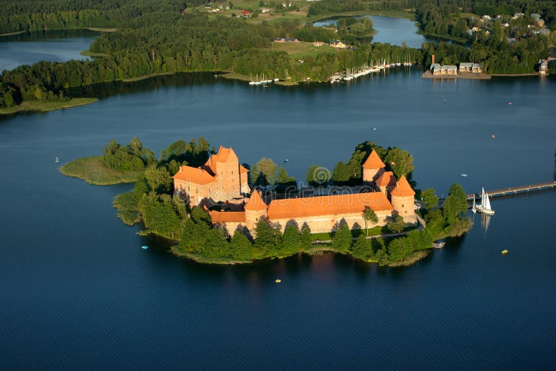 Castillo De Trakai En Lituania Imagen de archivo - Imagen de europa ...