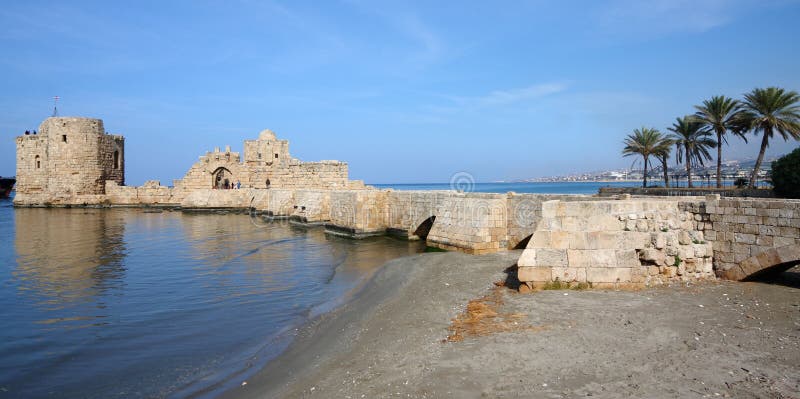 Castillo Del Mar De Sidon, Líbano Imagen de archivo - Imagen de turista ...