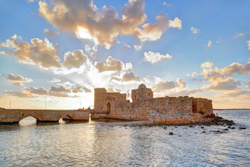Castillo Del Mar De Sidon, Líbano Imagen de archivo - Imagen de turista ...