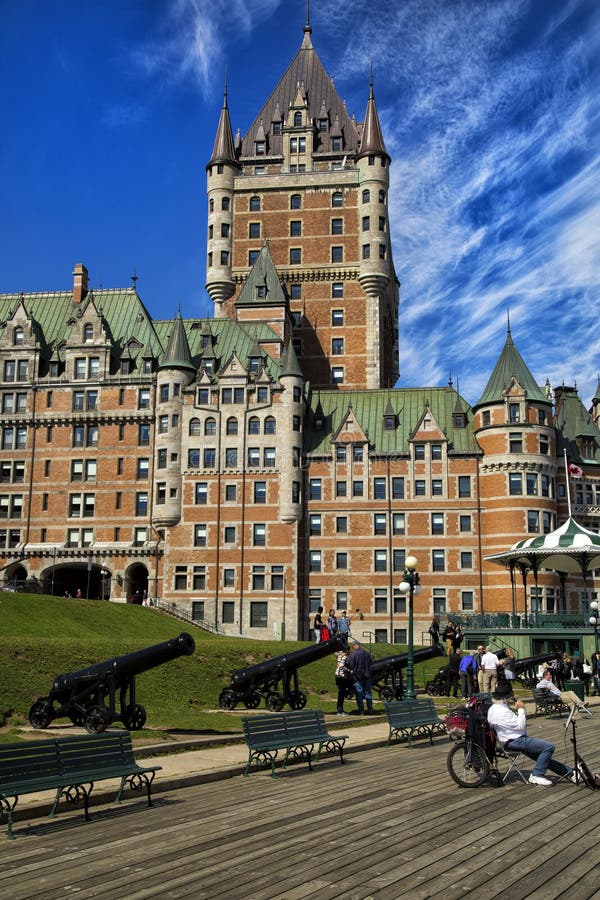 Castillo En Frontenac Quebec Fotos De Stock - Download 915 Fotos Libres ...