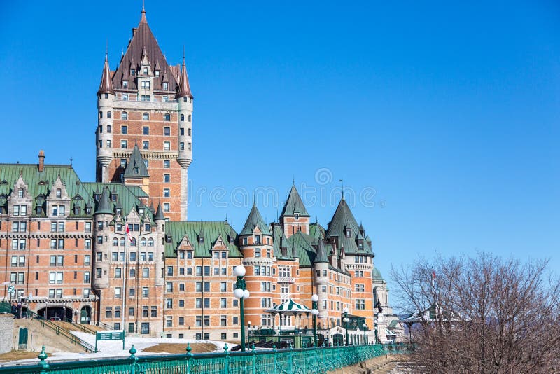 Castillo Francés Frontenac, La Ciudad De Quebec, Canadá Imagen de ...