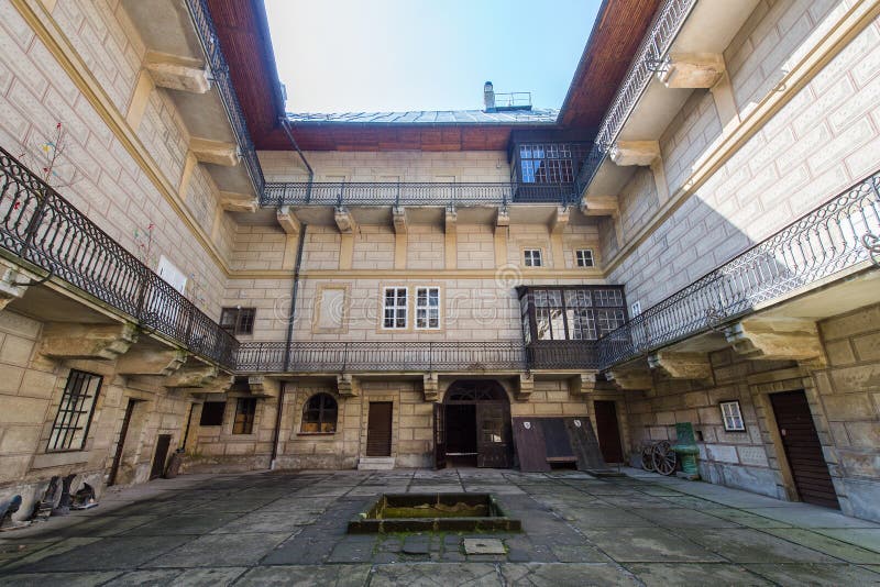 Castillo Houska foto de archivo. Imagen de monumento - 114846812