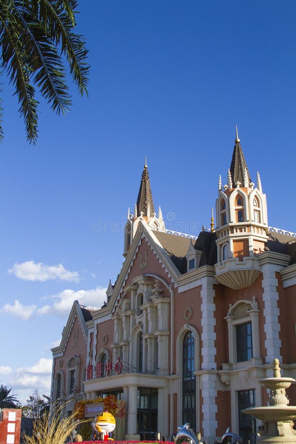 Castillo Moderno Como Edificios De Departamentos En La Ciudad Imagen de ...