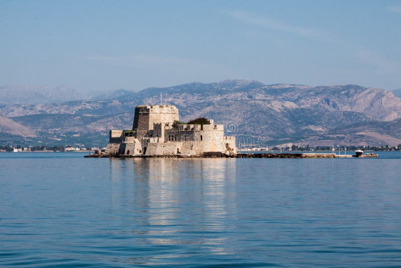 Castillo Nafplio Grecia De Bourtzi Foto de archivo - Imagen de agua ...