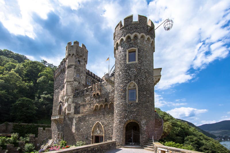 Castillo De Rheinstein En El Valle Famoso Del Rin Imagen de archivo ...