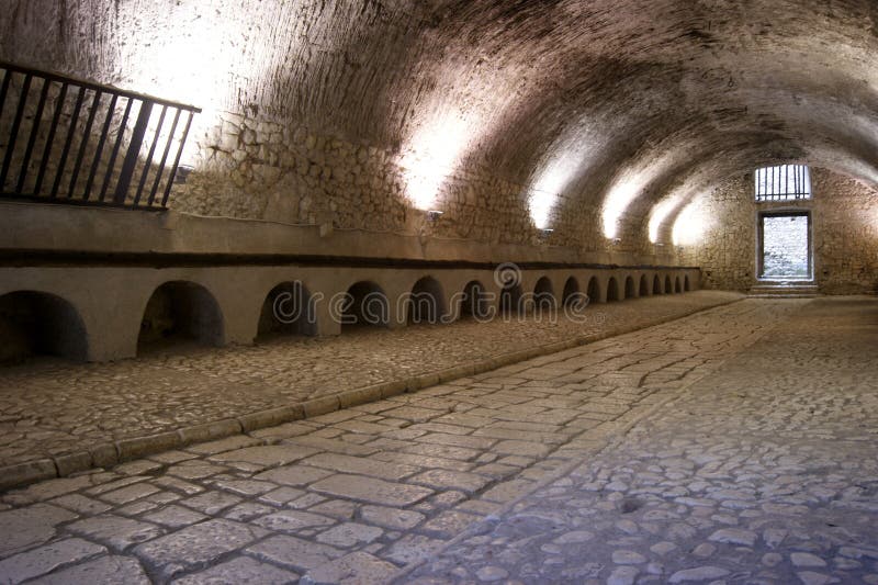 Castillo Viejo De Los Establos Imagen de archivo - Imagen de azul ...