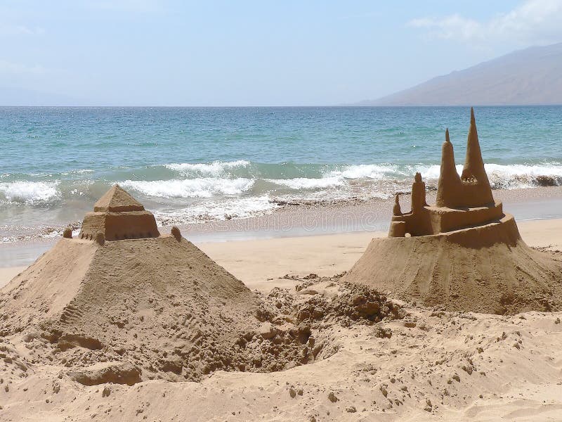 Castillos de arena foto de archivo. Imagen de familia, océano - 158406