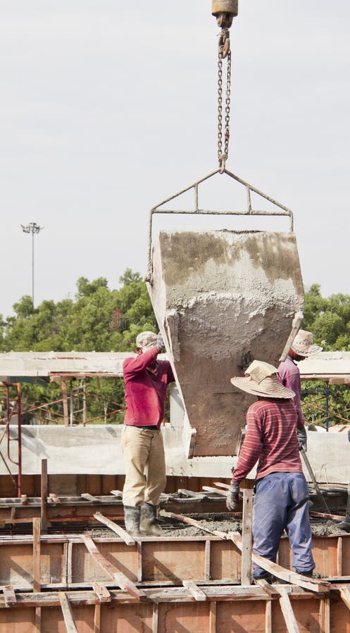 Casting Concrete editorial photo. Image of falsework - 20161871