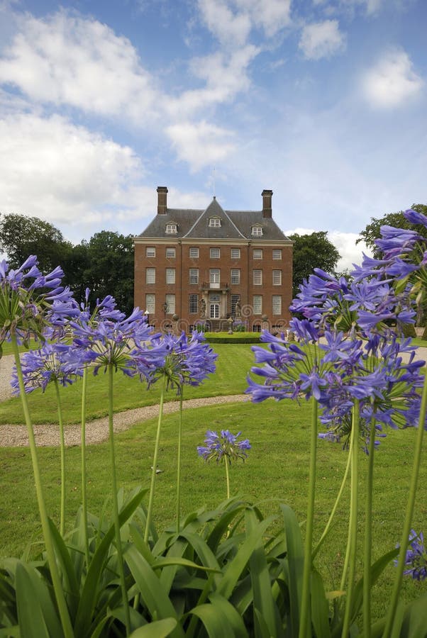 Castle Amerongen stock photo. Image of holland, landmark - 4782260