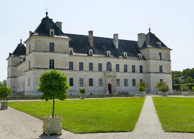 The Castle of Ancy Le Franc Editorial Photo - Image of burgundy, castle ...