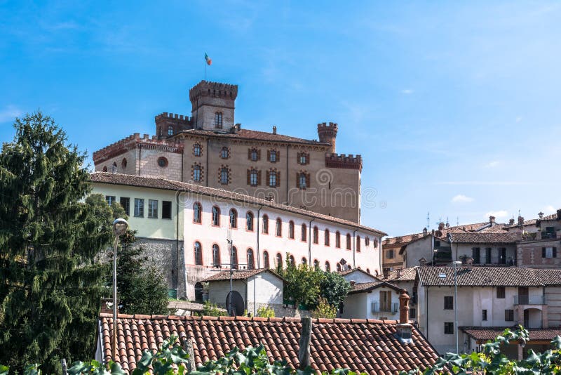 Castle in Barolo, Italy editorial photography. Image of cuneo - 81033127