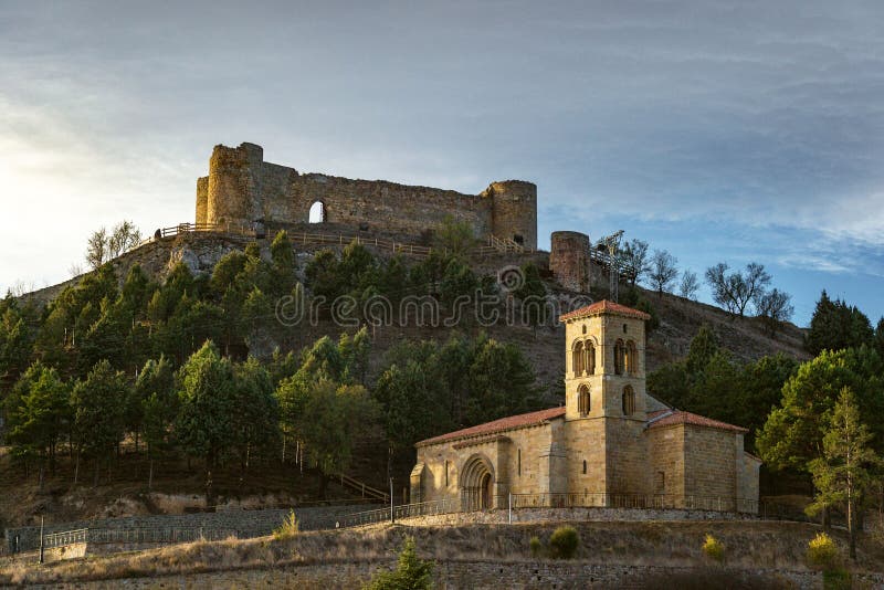 The Castle Behind the Trees Stock Image - Image of palace, buda: 113952881