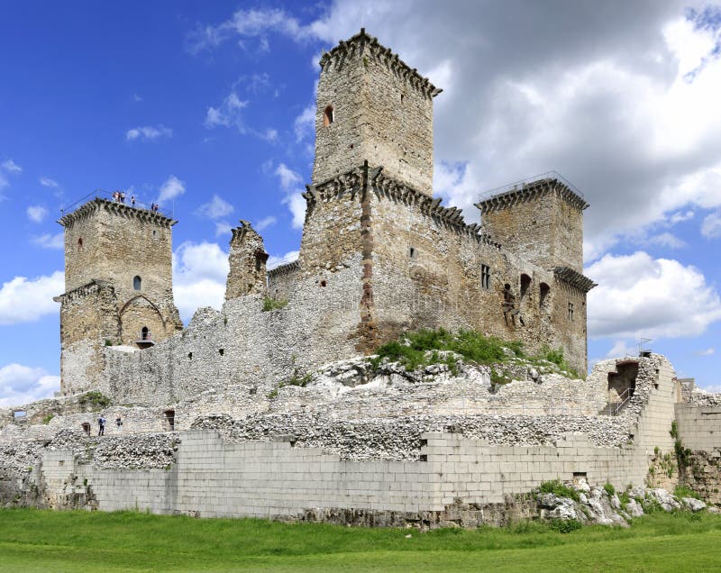 1+ Hungarian flag ruin castle Free Stock Photos - StockFreeImages