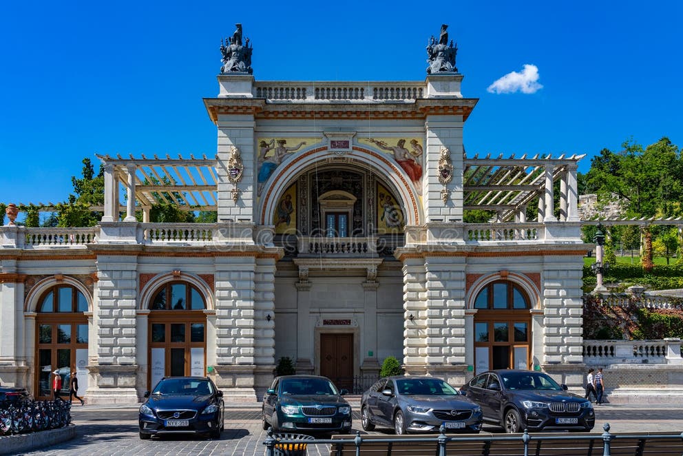 Castle Garden Bazaar in Budapest, Hungary. Editorial Stock Photo - Image of summer, urban: 184762733