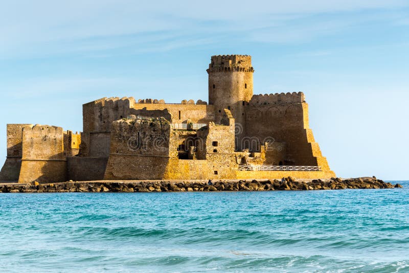 Castle of Le Castella, Calabria (Italy) Stock Image - Image of ...