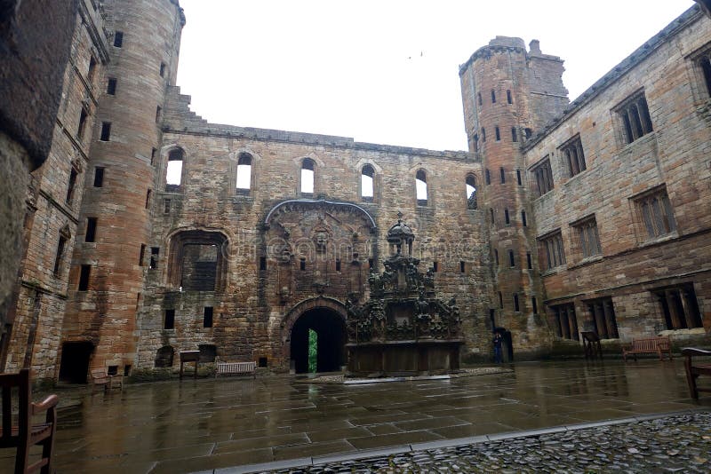 Castle, Linlithgow, Scotland Editorial Stock Photo - Image of lothian ...