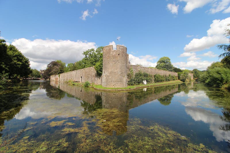 The Castle & Moat of Wells Stock Image - Image of castle, straight ...