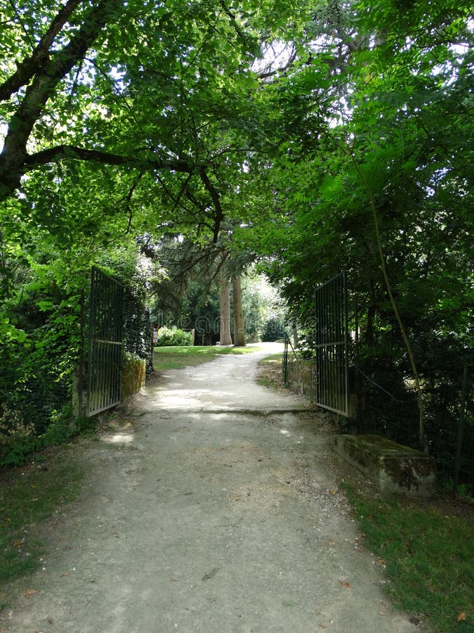 278 Open Castle Gates Stock Photos - Free & Royalty-Free Stock Photos ...