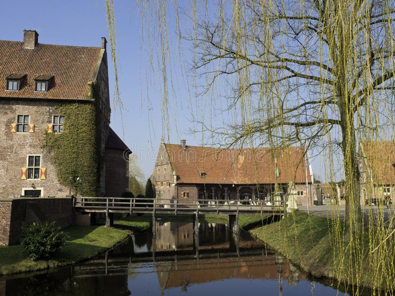 Castle Raesfeld stock image. Image of germany, muensterland - 38855349