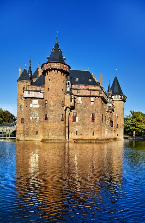 Castle on water editorial image. Image of ancient, haar - 21573985