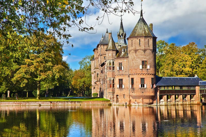 Castle on water editorial image. Image of destination - 21599165