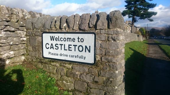Castleton sign Derbyshire stock photo. Image of castleton - 83624748