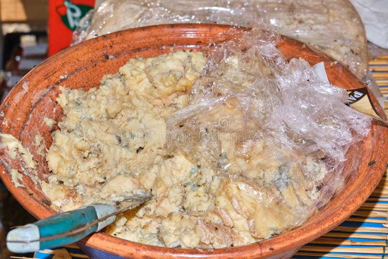 Casu Marzu, Fromage Sarde Aux Vers Photo stock - Image of estomac ...