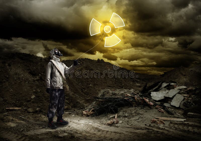 Catástrofe Da Radioatividade Foto de Stock - Imagem de reator, macho ...