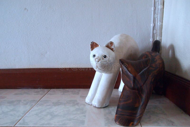 Cat statue stock image. Image of sculpture, resorts, plaster - 82582313