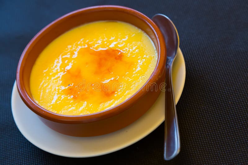 Catalana de Crema imagen de archivo. Imagen de pasteles - 71496703