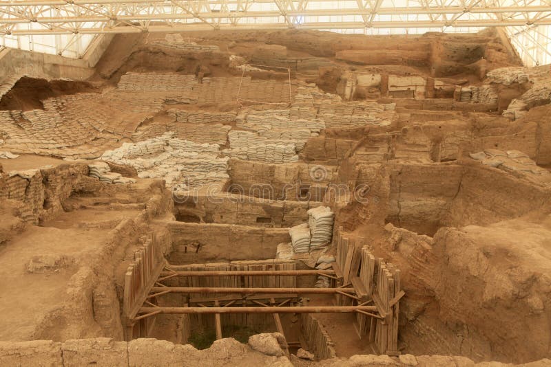 Catalhoyuk in Konya, Turkey. Stock Image - Image of landscape, anatolia ...