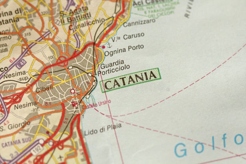 Catania Italia en un mapa imagen de archivo. Imagen de redondo - 83417669