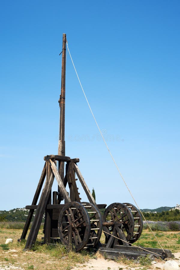 Battle Catapult in the Tower of London Stock Photo - Image of middle ...