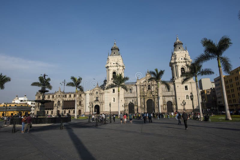 Catedral Basilica De Lima En Plaza Mayor, Lima, Peru Editorial ...