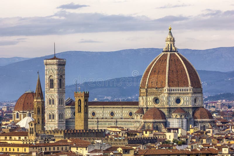 Catedral de Florencia foto de archivo. Imagen de cuadrado - 35758444