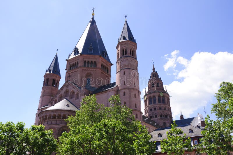 Catedral de Maguncia foto de archivo. Imagen de medieval - 17669014