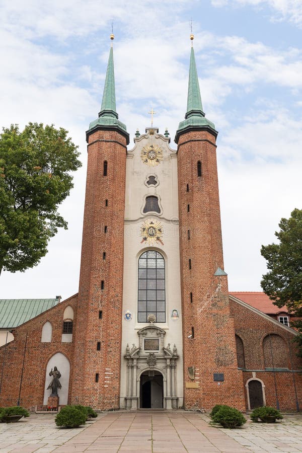 Catedral De Oliwa En Gdansk Foto de archivo - Imagen de horizonte ... Catedral De Oliwa En Gdansk Foto de archivo - Imagen de horizonte ...