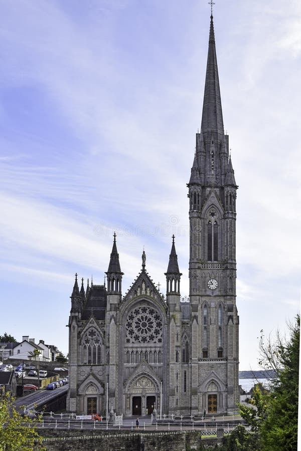 Catedral De Saint Colman En Irlanda De Cobh. Vertical Foto de archivo ...