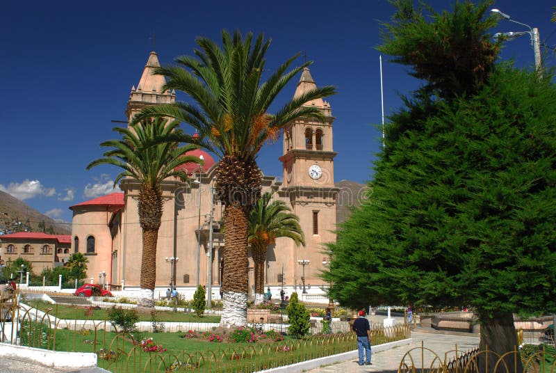 Catedral de tarma peru foto editorial. Imagem de cidade - 259940436