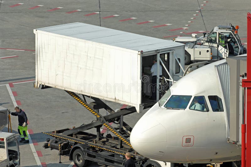 AirFayre Catering for United Airlines Editorial Stock Photo - Image of ...