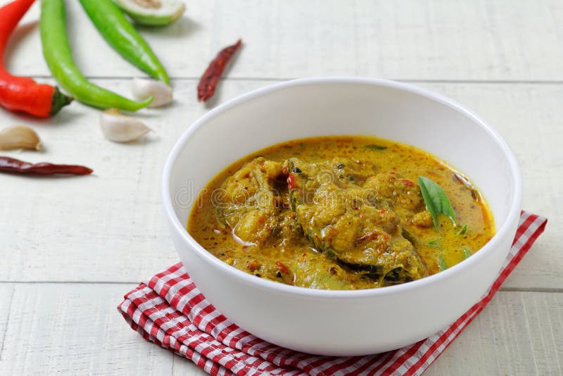 Catfish in Dried Red Curry Sauce ,Chu Chee Pla Stock Photo - Image of ...
