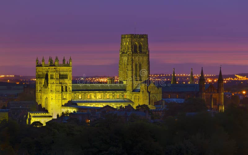 Cathédrale De Durham La Nuit Image stock - Image du église, cathédrale ...